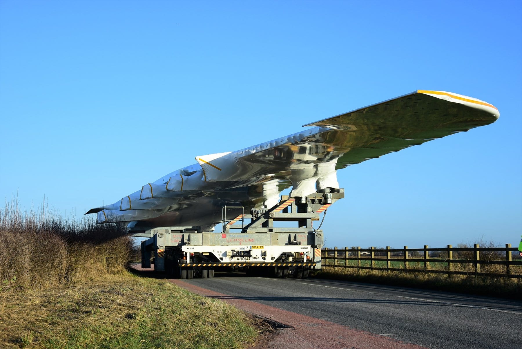 Final A380 Wing leaves Broughton Factory - Mentour Pilot