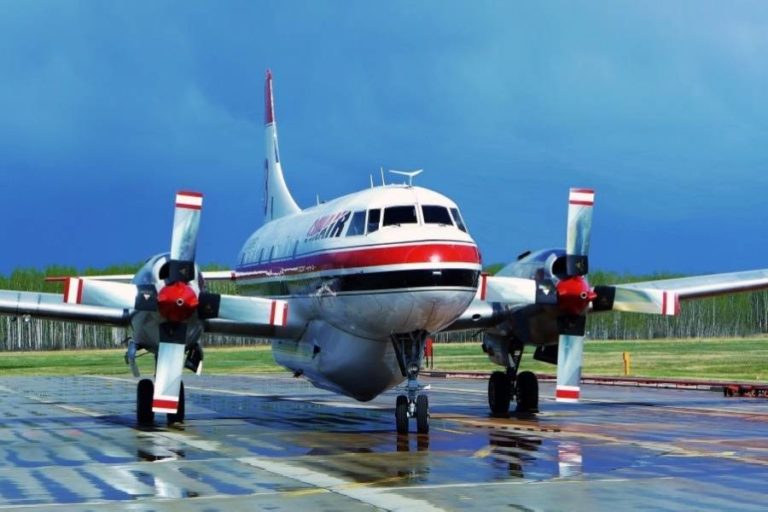 Convair CV-240 – A Great DC-3 Replacement - Mentour Pilot