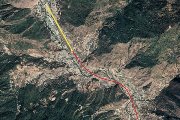 INCIDENT: Paro Bhutan 737 Unstabilized Approach! - Mentour Pilot