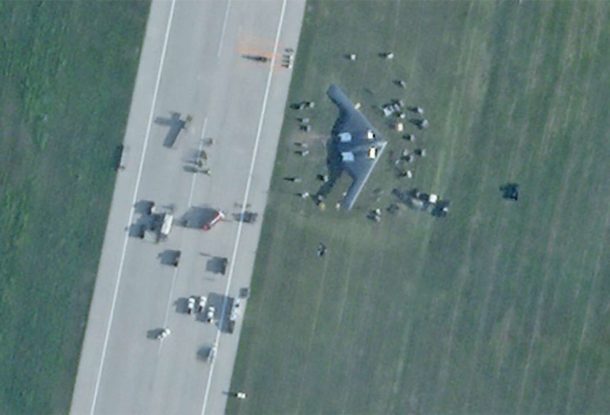 INCIDENT: B-2 Bomber Off-Runway After Air Emergency - Mentour Pilot
