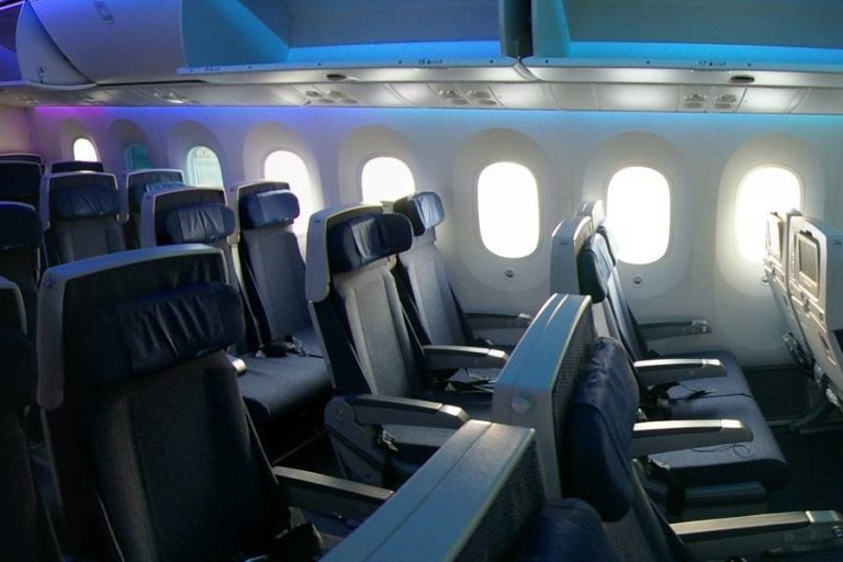 787 Dimmable Window Shows Signs Of Burning In Flight? - Mentour Pilot