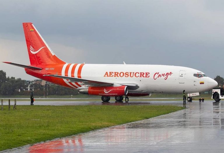 INCIDENT: 737 Skims Rooftops After Engine Failure! - Mentour Pilot