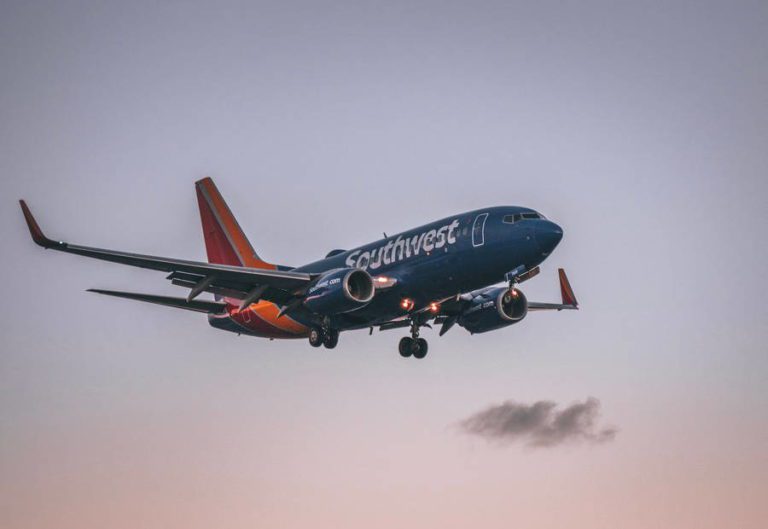 INCIDENT: Southwest 737 Trim Failure & TCAS RA! - Mentour Pilot