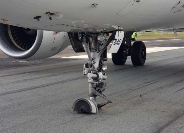 INCIDENT: A320 Lands With Rotated Nose Gear (again)! - Mentour Pilot