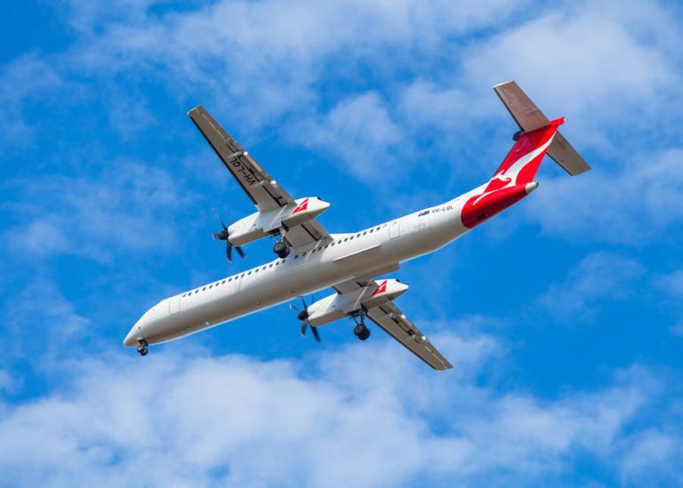 INCIDENT: Q400 Crew Forgets To Retract Landing Gear? - Mentour Pilot