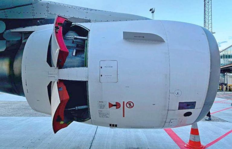 INCIDENT: A320 Go-Around With Unlocked Reverser! - Mentour Pilot