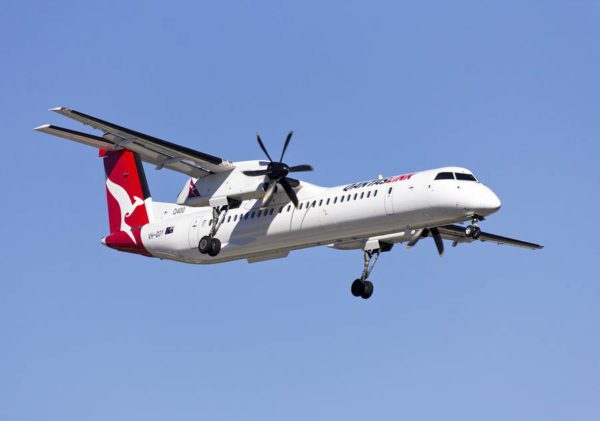 INCIDENT: Q400 Crew Forgets To Retract Landing Gear? - Mentour Pilot