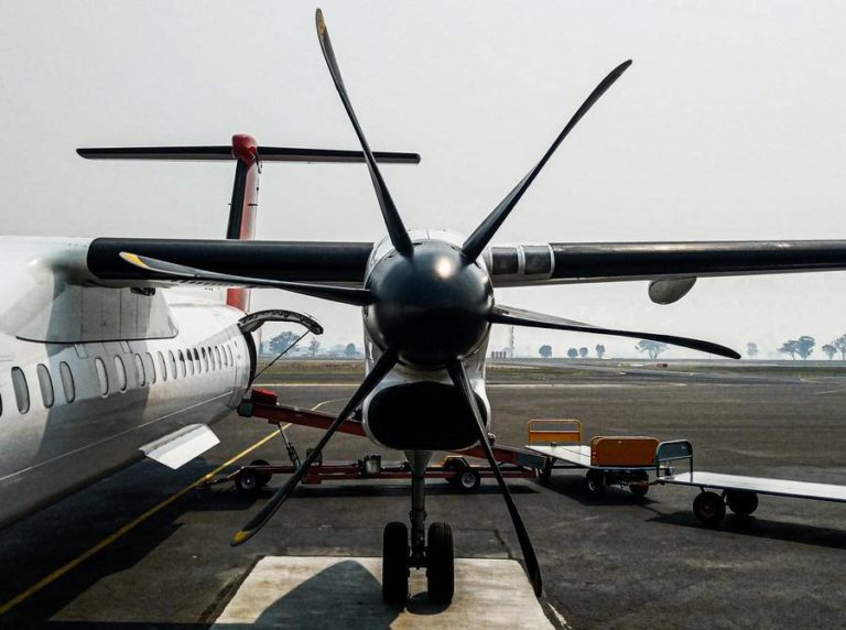 INCIDENT: Q400 Crew Forgets To Retract Landing Gear? - Mentour Pilot