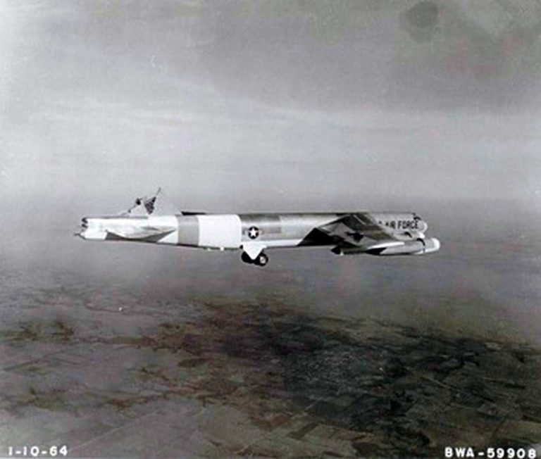 How Did A B-52 Once Land Without Its Vertical Stabilizer? - Mentour Pilot