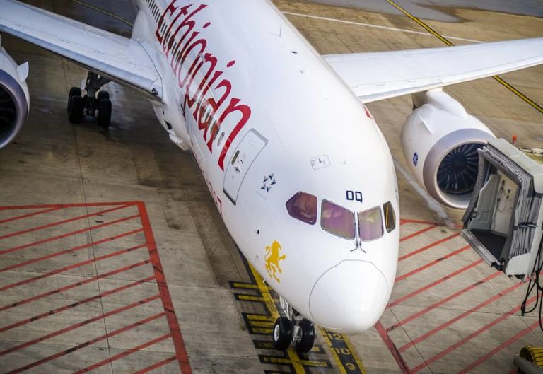 ACCIDENT: 787 Tail Strike On Landing? - Mentour Pilot