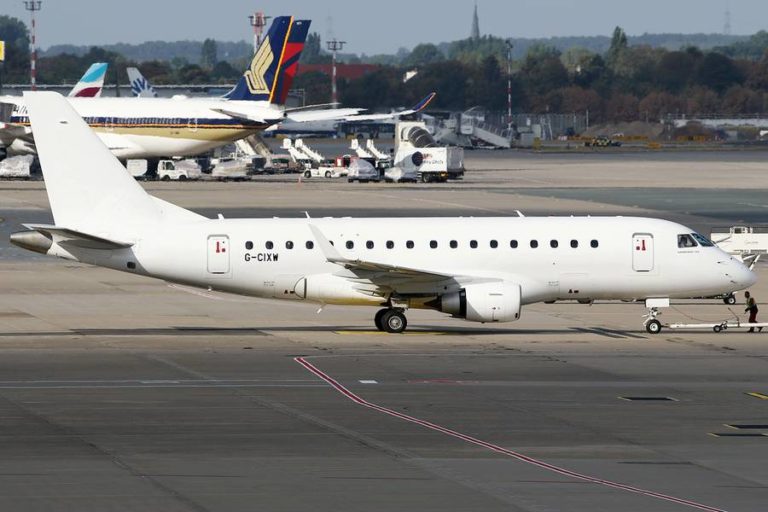 INCIDENT: Embraer E170 Pitch Trim Failure - Mentour Pilot