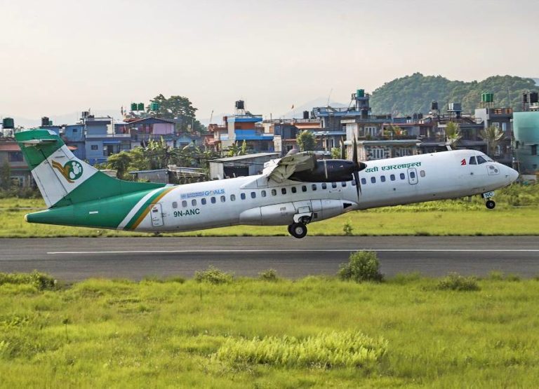 BREAKING: ATR72 Fatal Crash On Final Approach - Mentour Pilot