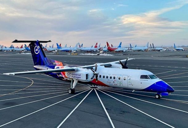 Universal Hydrogen Dash-8 Makes First Flight! - Mentour Pilot