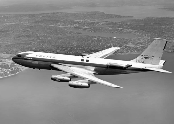 About The Boeing 367-80 And That 5th Engine - Mentour Pilot