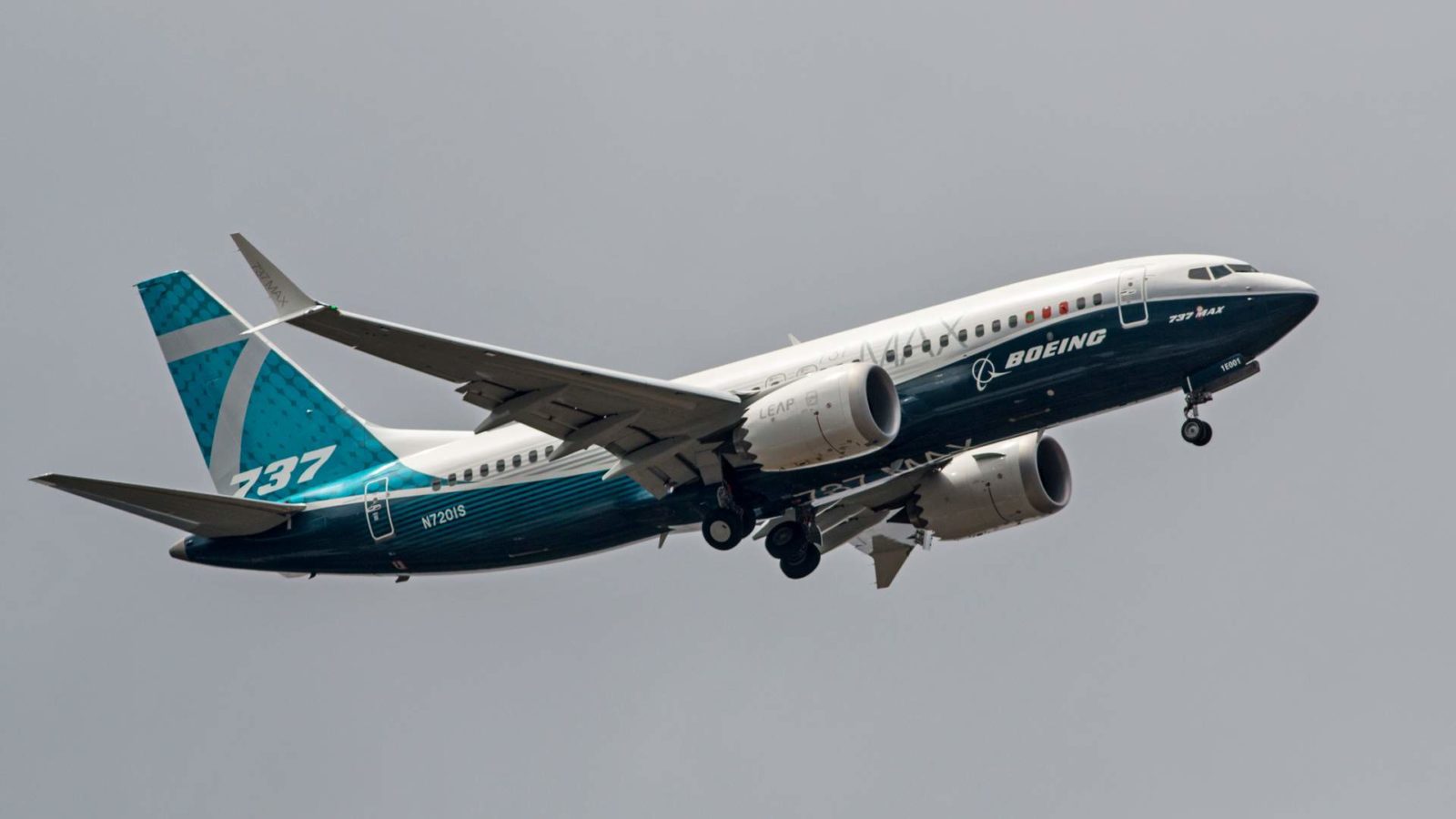 Confirmed: Boeing Won’t Start 737-7 Deliveries Before 2024 - Mentour Pilot