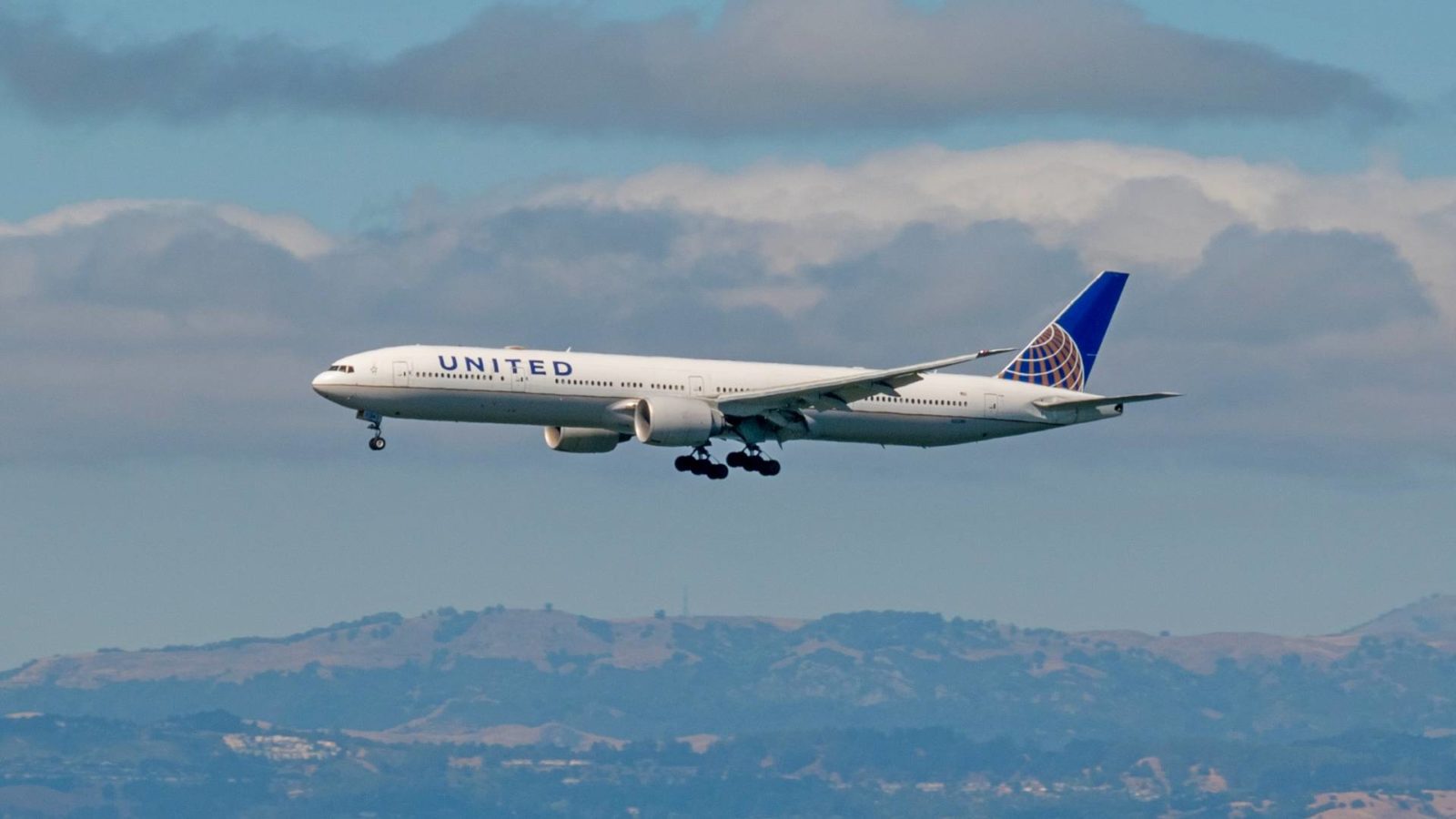 NTSB Releases Final Report On United 777 Dive Over Hawaii - Mentour Pilot