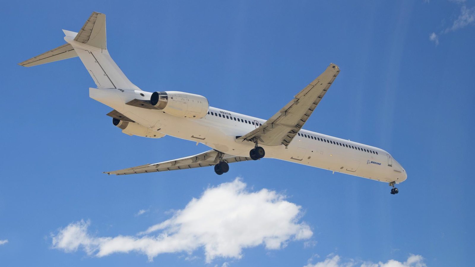 Boeing Flies MD-90 To X-66A Conversion Site - Mentour Pilot