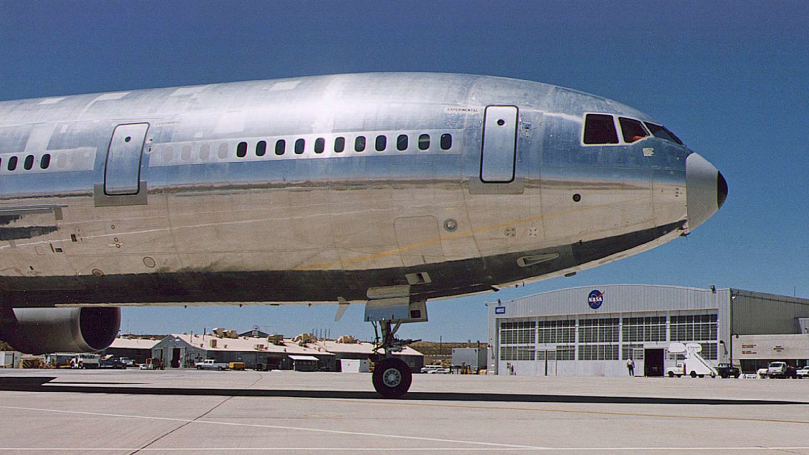 NASA PCA – How To Fly An Aircraft Without Flight Controls! - Mentour Pilot