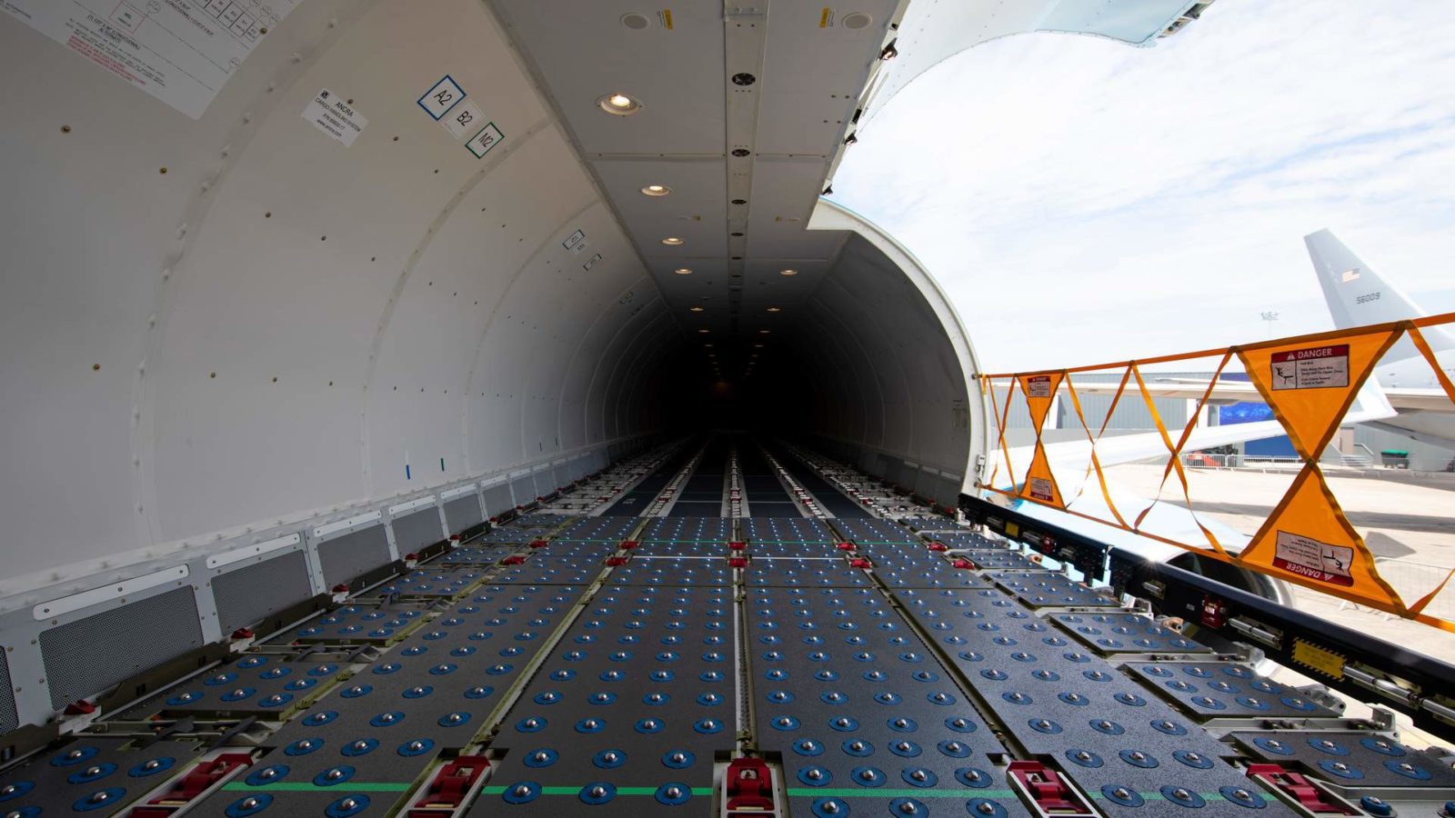 Booming Passenger Travel Slows Down Freighter Conversions? - Mentour Pilot