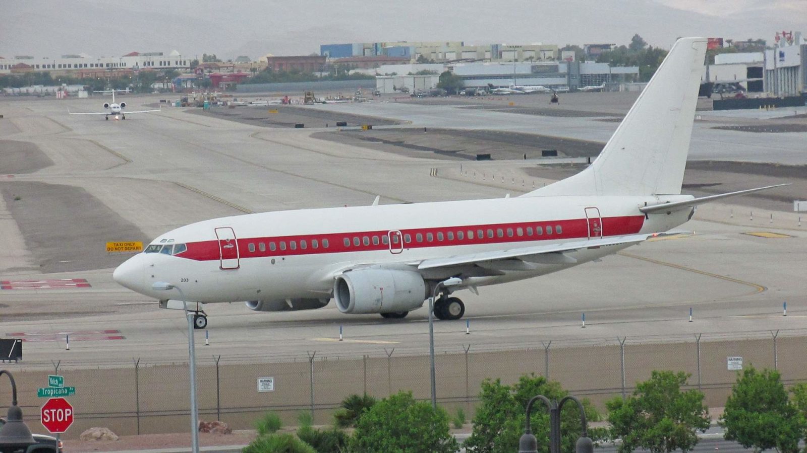 Who Will Next Run The JANET 737s For The U.S. Air Force? - Mentour Pilot