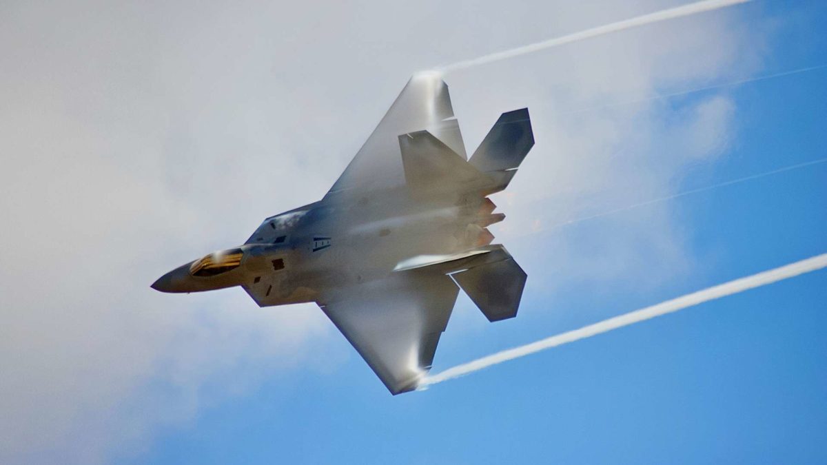 U.S. Air Force Offers Pilots Bonuses To Solve Retention Problem ...