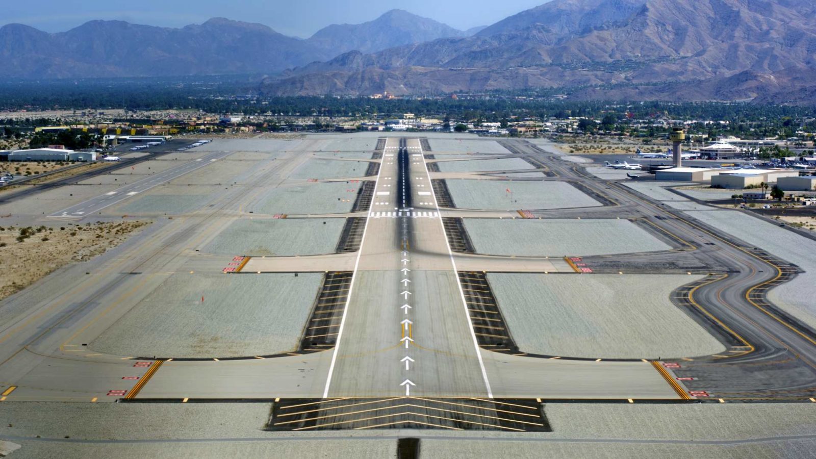 Why Would A Runway Have A Displaced Threshold? - Mentour Pilot