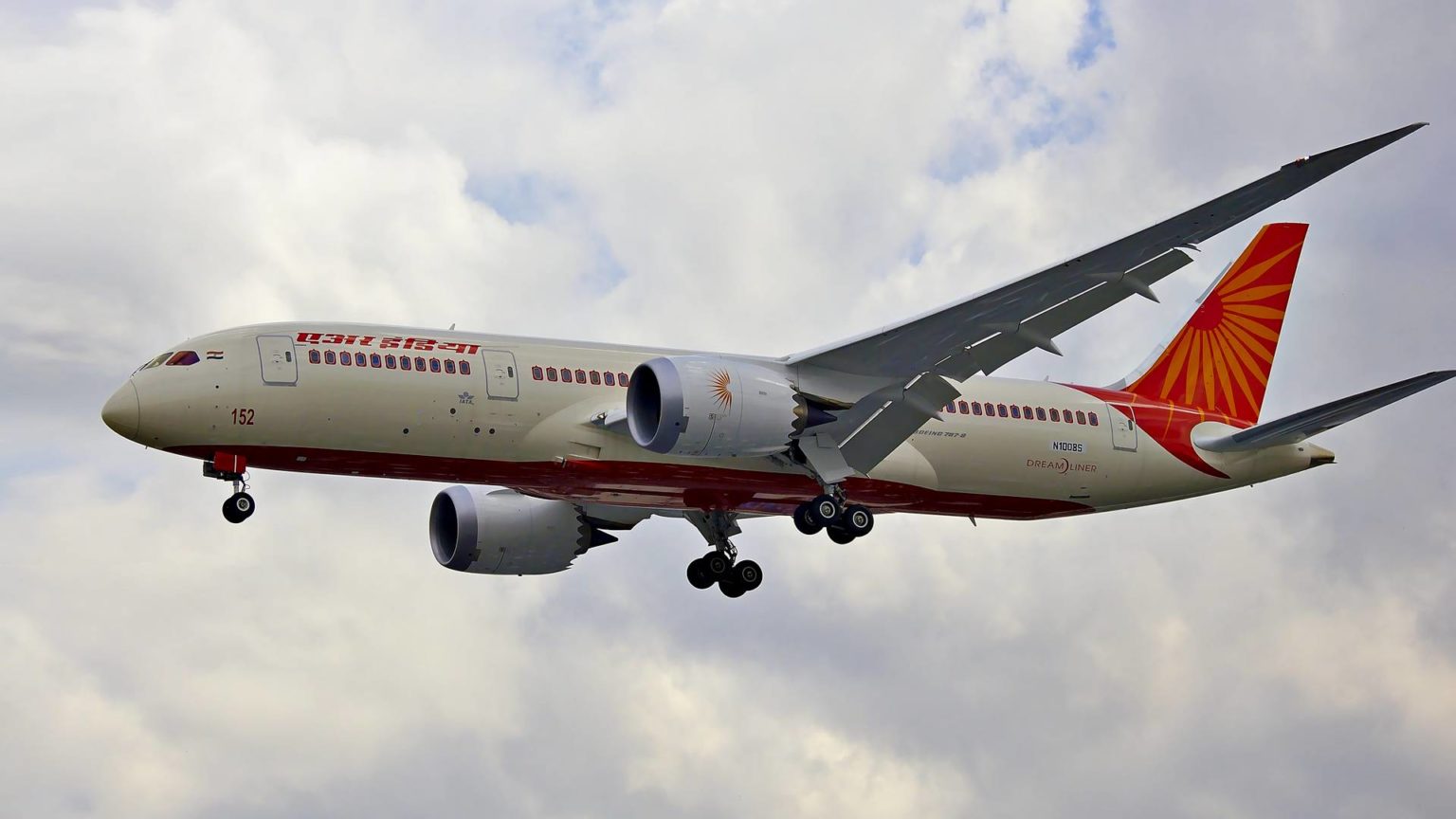 CRASH: Air India 787 Impacts Ground After Takeoff - Mentour Pilot