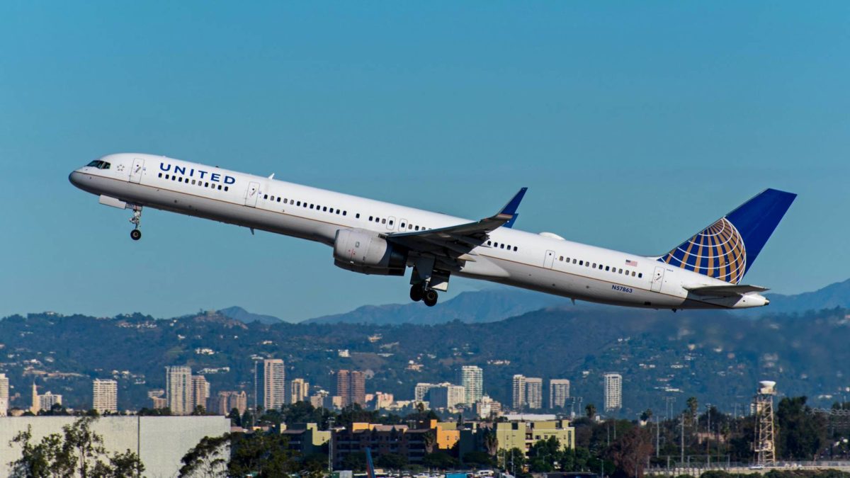 FAA Recommends Airlines Inspect 737-900ER Door Plugs! - Mentour Pilot