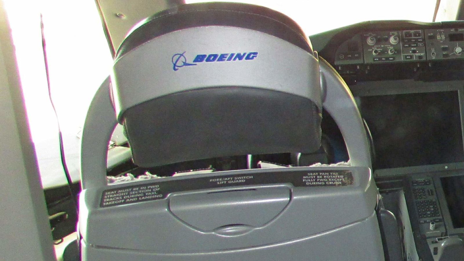 ACCIDENT: Loose 787 Seat Switch Causes 50 Passenger Injuries - Mentour ...