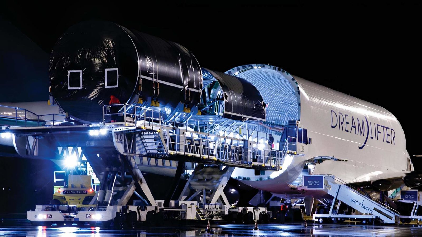 Slow 787 Production Forces 4-Month Shutdown In Italian Plant - Mentour ...