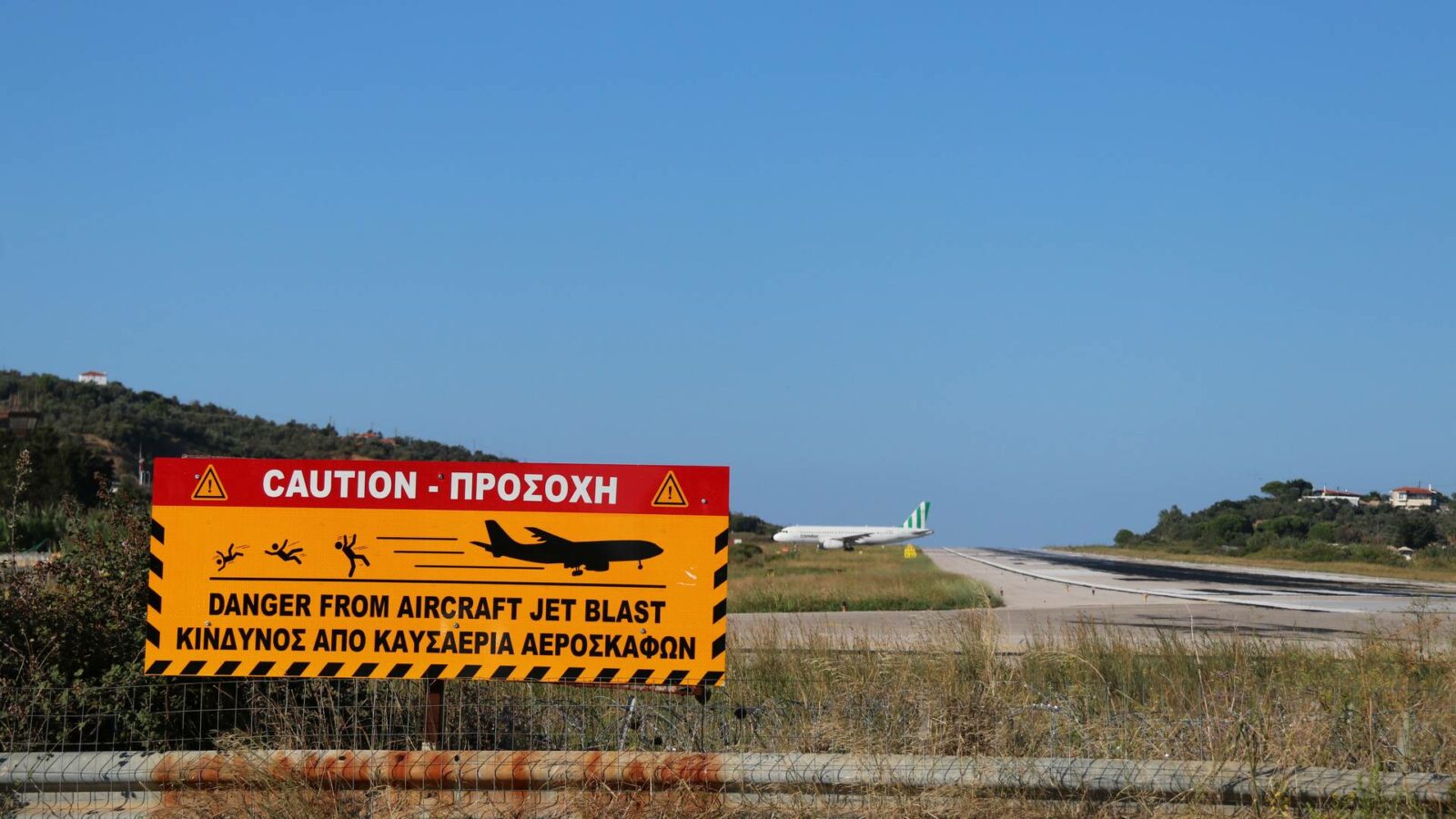 Skiathos Airport – Greece’s Sint Maarten? - Mentour Pilot
