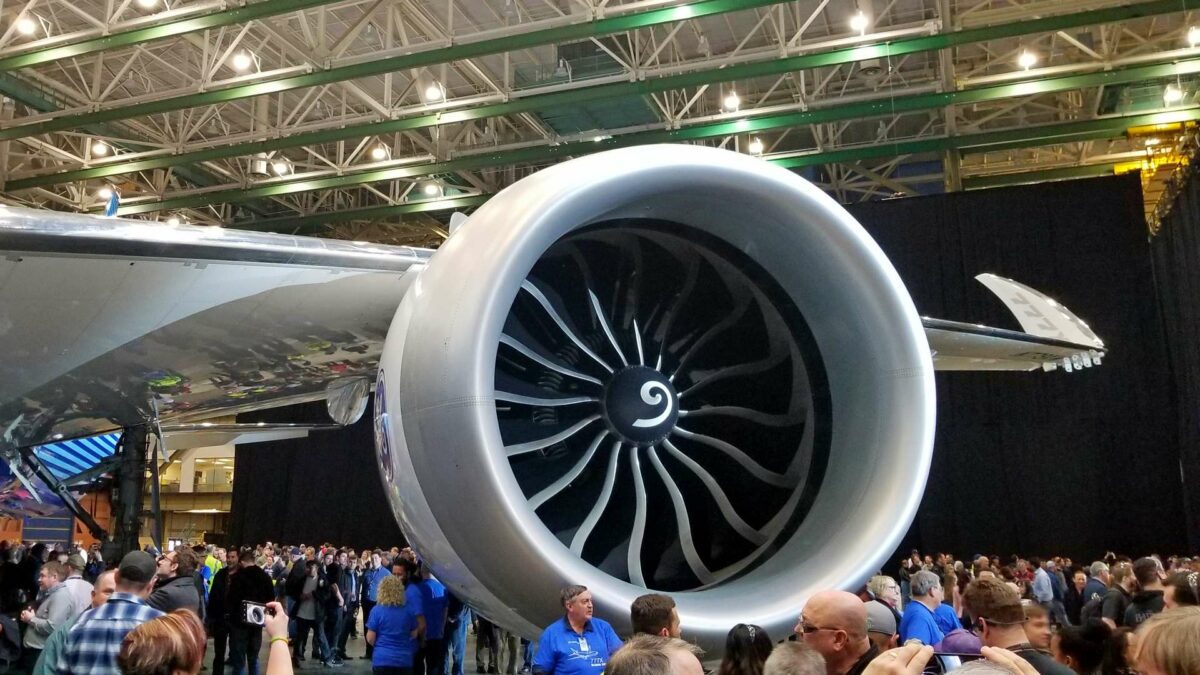 New Problem Grounds Boeing 777-9 Test Aircraft (all of them)! - Mentour ...
