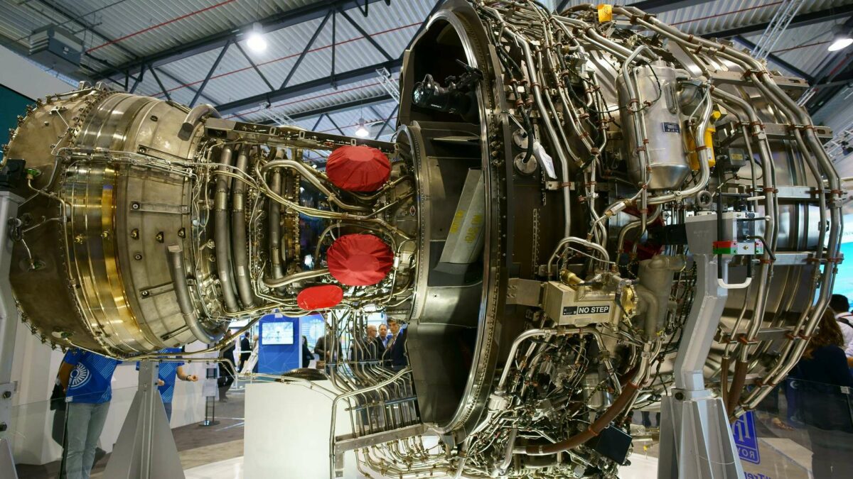 Cathay Pacific A350 Engine Issue Prompts Fleet Grounding! - Mentour Pilot