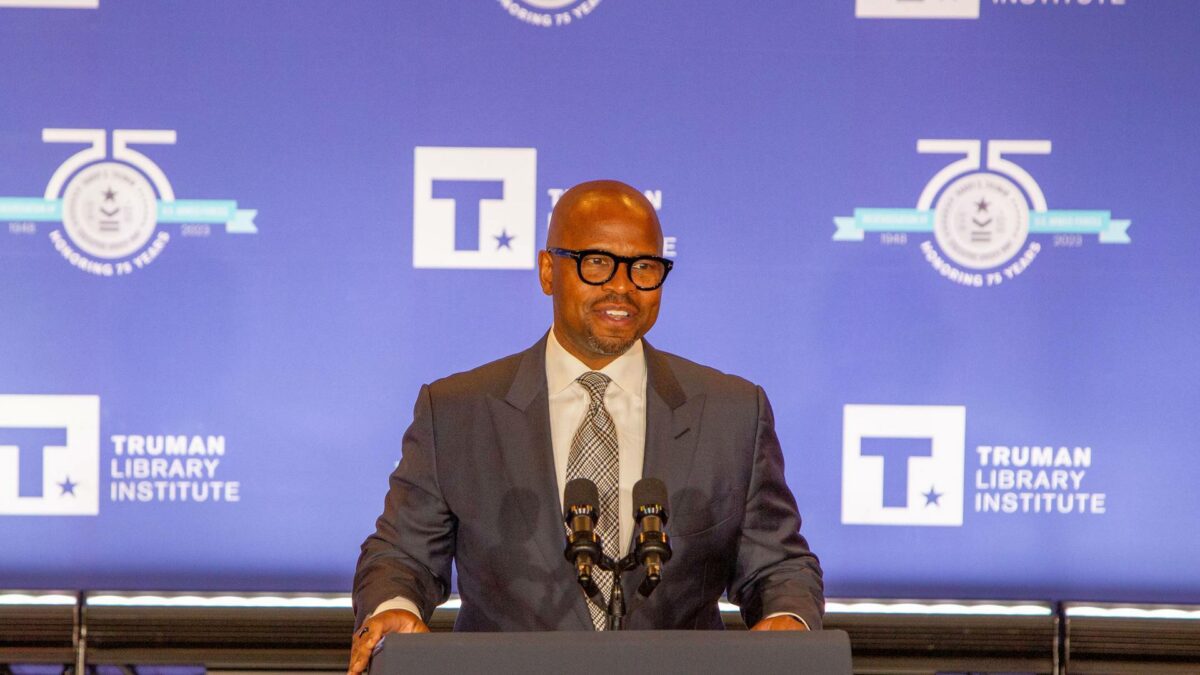 Kelly Ortberg Axes Boeing Defense CEO Ted Colbert - Mentour Pilot