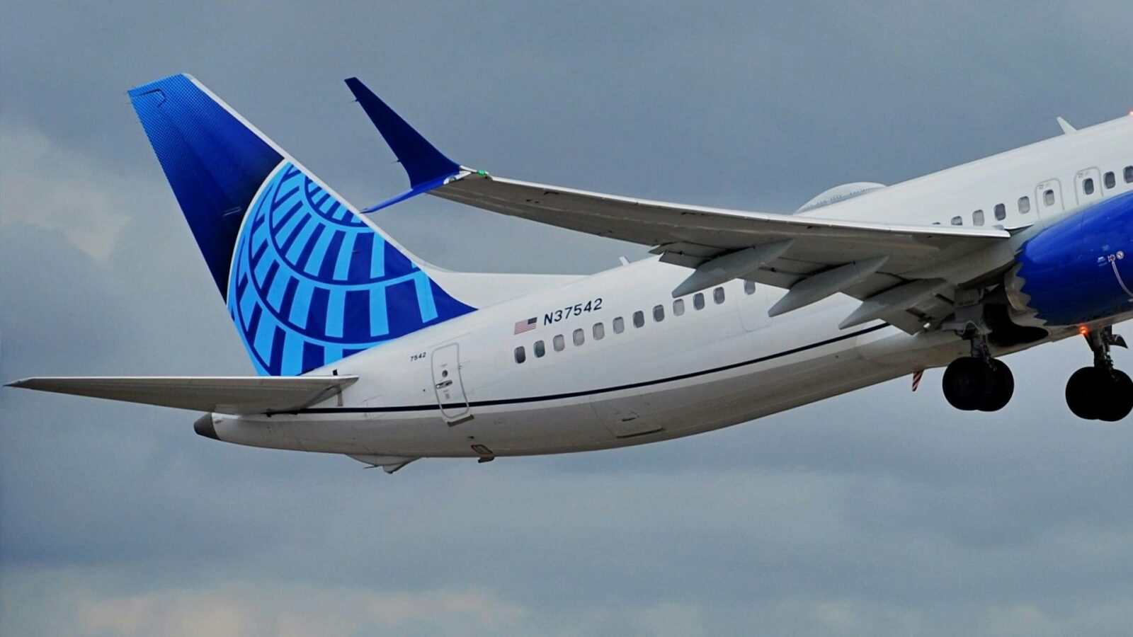 NTSB – 40 Airlines Could Still Be Using Faulty 737 Rudder Parts ...