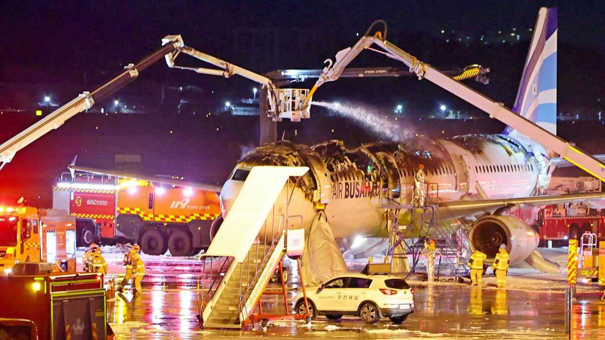 ACCIDENT: Air Busan A321 Destroyed In Ground Fire - Mentour Pilot